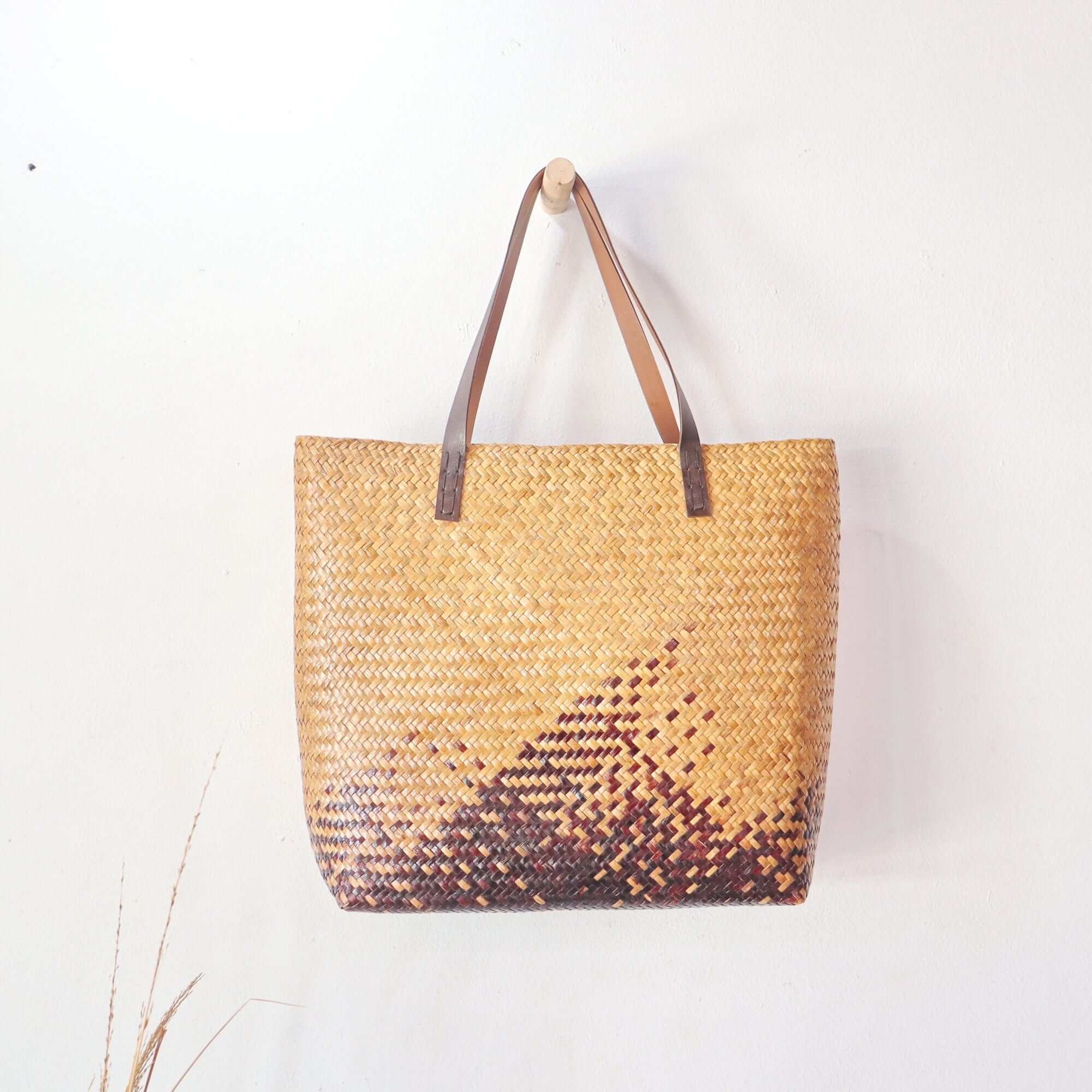 NUN THA PIN - Shoulder Straw Bag