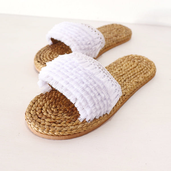 PI CHA YA PA - Straw shoes (Off white) - THAIHOMESHOP