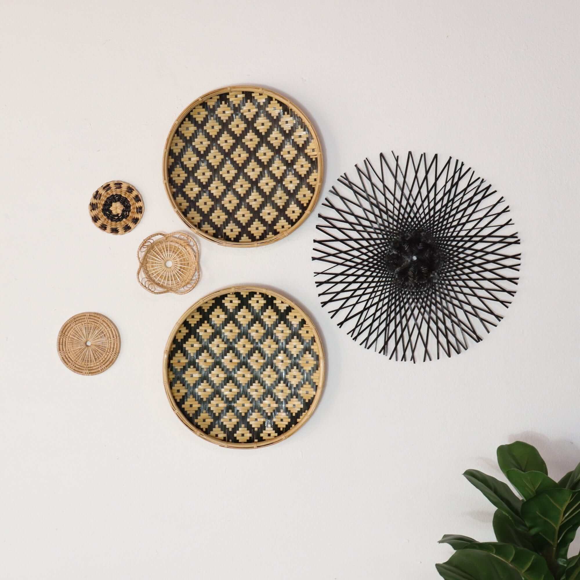 CHOM MA NAT - Wall Hanging